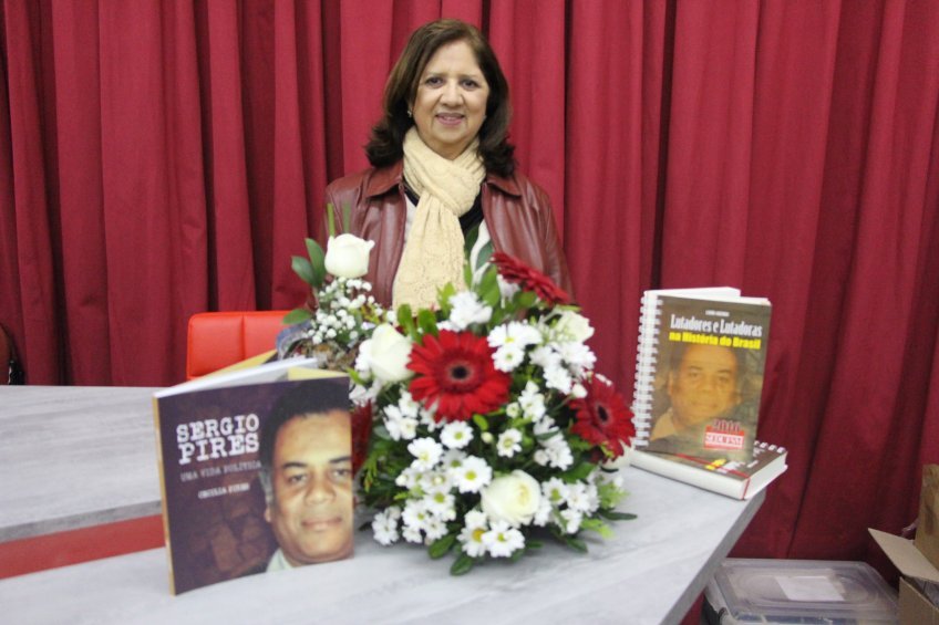 SEDUFSM - Livro sobre Sergio Pires resgata origens da Sedufsm